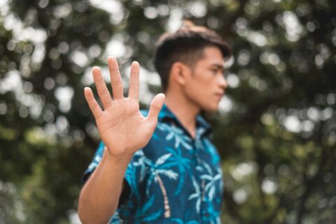 10 Things to Know About the Psychology of Ignoring Someone