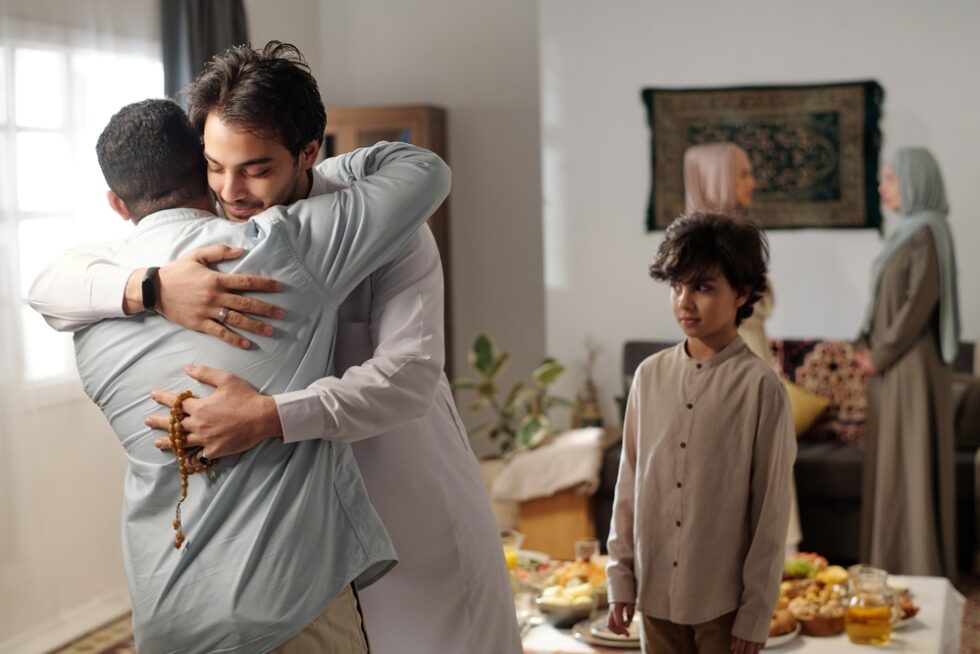10 Things To Know About The Psychology Of Hugs