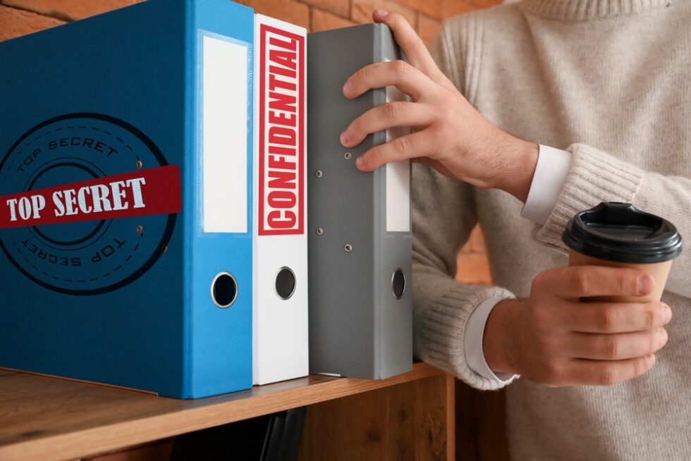 10 Things To Know About The Psychology Of Keeping Secrets